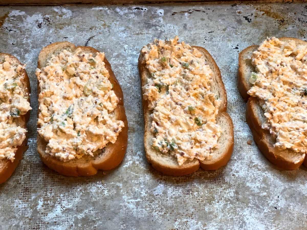 Cheddar Cheese Toast with Cream Cheese Dip Recipe